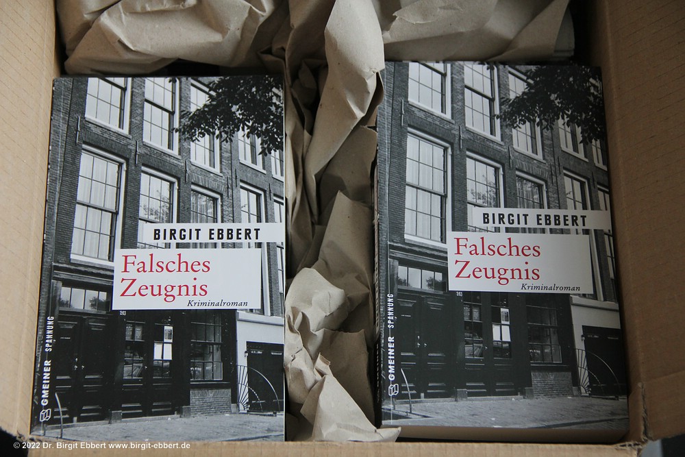 Krimi "Falsches Zeugnis" - Autorin Dr. Birgit Ebbert